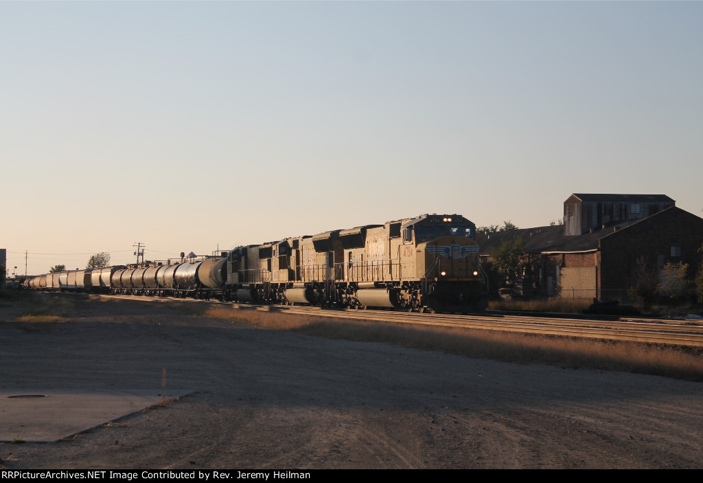 UP 4754 & others (1)